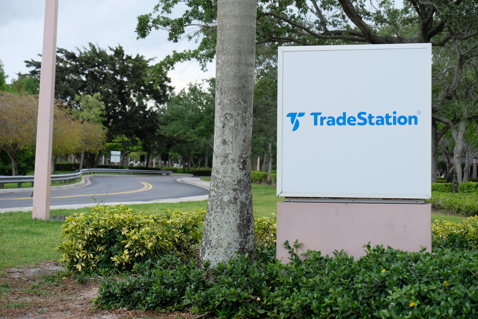 L'intégration via la plateforme TradeStation permet aux clients de ...